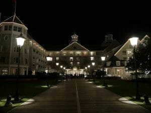 The Ultimate Disney World Resort Hopping Challenge (+ Tips!) - All ...